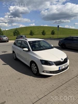 Balts Skoda Fabia 2016 Rīga, ar dzinēja tilpumu 1.40 L un nobraukumu 285 tūkst. km par 3400 €, foto  vietnē AUTOMOTO.COM.LV