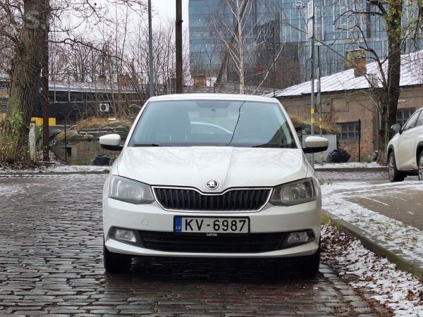 Balts Skoda Fabia 2017 Rīga, ar dzinēja tilpumu 1.40 L un nobraukumu 230 tūkst. km par 4200 €, foto 2 vietnē AUTOMOTO.COM.LV