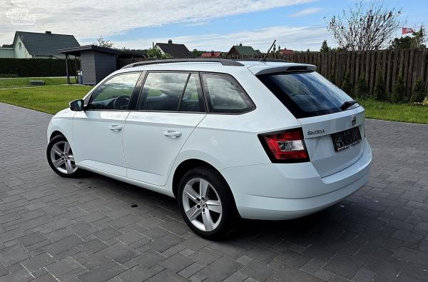 White Skoda Fabia 2017 in Druskininkai, with an engine capacity of 1.40 L and mileage of 189 thousand km for 4850 €, photo 5 on AUTOMOTO.COM.LV