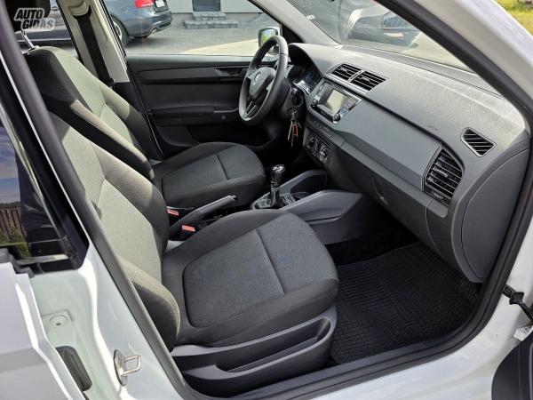 White Skoda Fabia 2017 in Druskininkai, with an engine capacity of 1.40 L and mileage of 189 thousand km for 4850 €, photo 7 on AUTOMOTO.COM.LV