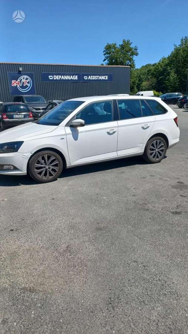 Balts Skoda Fabia 2017 Tauragė, ar dzinēja tilpumu 1.42 L un nobraukumu 202 tūkst. km par 4200 €, foto 2 vietnē AUTOMOTO.COM.LV