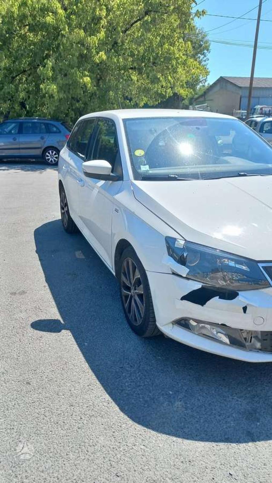 Balts Skoda Fabia 2017 Tauragė, ar dzinēja tilpumu 1.42 L un nobraukumu 202 tūkst. km par 4200 €, foto 4 vietnē AUTOMOTO.COM.LV