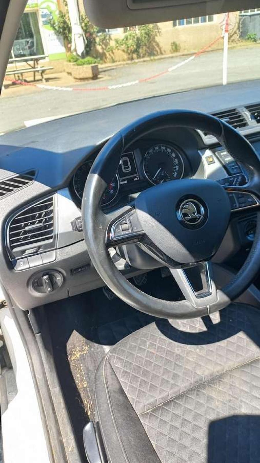 Balts Skoda Fabia 2017 Tauragė, ar dzinēja tilpumu 1.42 L un nobraukumu 202 tūkst. km par 4200 €, foto 10 vietnē AUTOMOTO.COM.LV