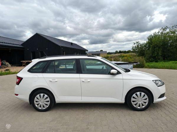 White Skoda Fabia 2018 in Riga, with an engine capacity of 1.00 L and mileage of 156 thousand km for 5780 €, photo 5 on AUTOMOTO.COM.LV