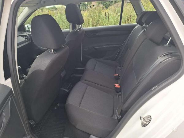 White Skoda Fabia 2018 in Riga, with an engine capacity of 1.00 L and mileage of 156 thousand km for 5780 €, photo 8 on AUTOMOTO.COM.LV