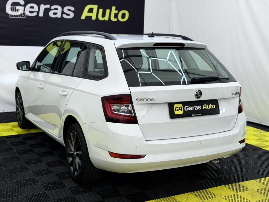 Balts Skoda Fabia 2019 Avižieniai, ar dzinēja tilpumu 1.00 L un nobraukumu 234 tūkst. km par 6200 €, foto 7 vietnē AUTOMOTO.COM.LV