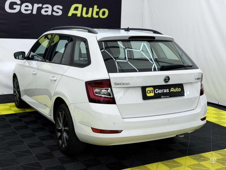 White Skoda Fabia 2019 in Vilnius, with an engine capacity of 1.00 L and mileage of 234 thousand km for 5300 €, photo 7 on AUTOMOTO.COM.LV