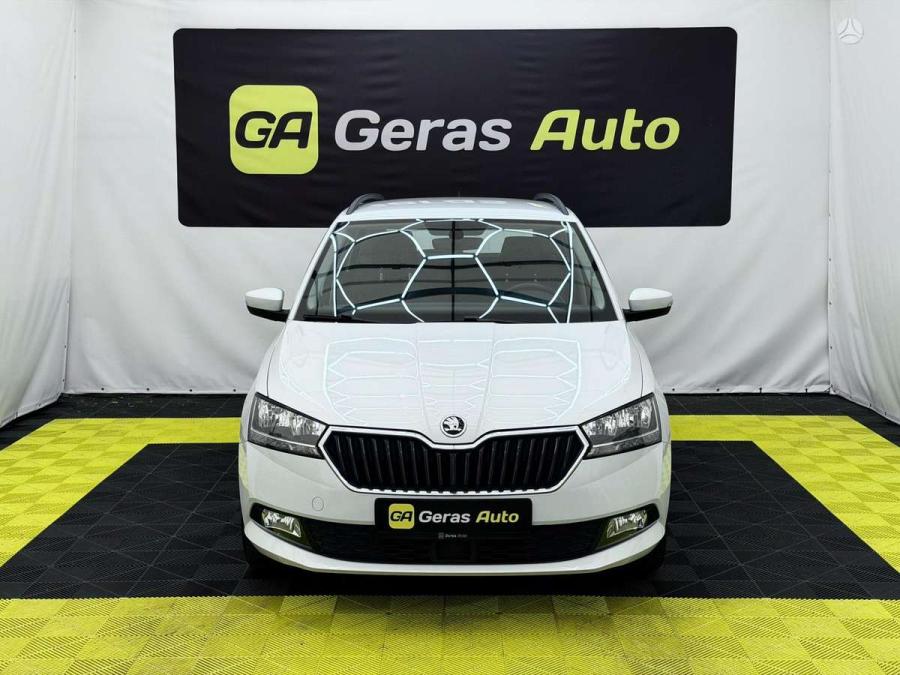 White Skoda Fabia 2019 in Vilnius, with an engine capacity of 1.00 L and mileage of 234 thousand km for 5300 €, photo 8 on AUTOMOTO.COM.LV