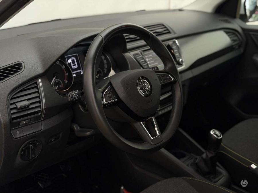 White Skoda Fabia 2019 in Vilnius, with an engine capacity of 1.00 L and mileage of 234 thousand km for 5300 €, photo 10 on AUTOMOTO.COM.LV