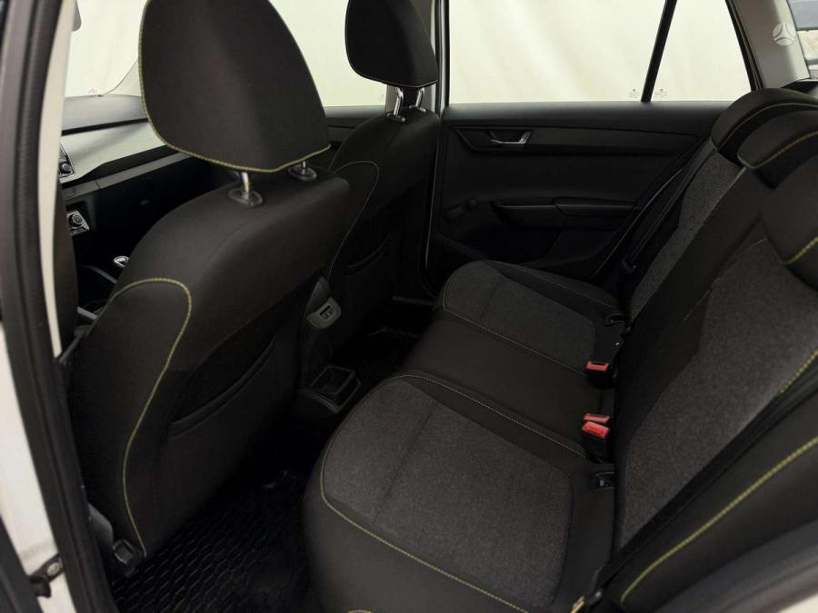 White Skoda Fabia 2019 in Vilnius, with an engine capacity of 1.00 L and mileage of 234 thousand km for 5300 €, photo 12 on AUTOMOTO.COM.LV