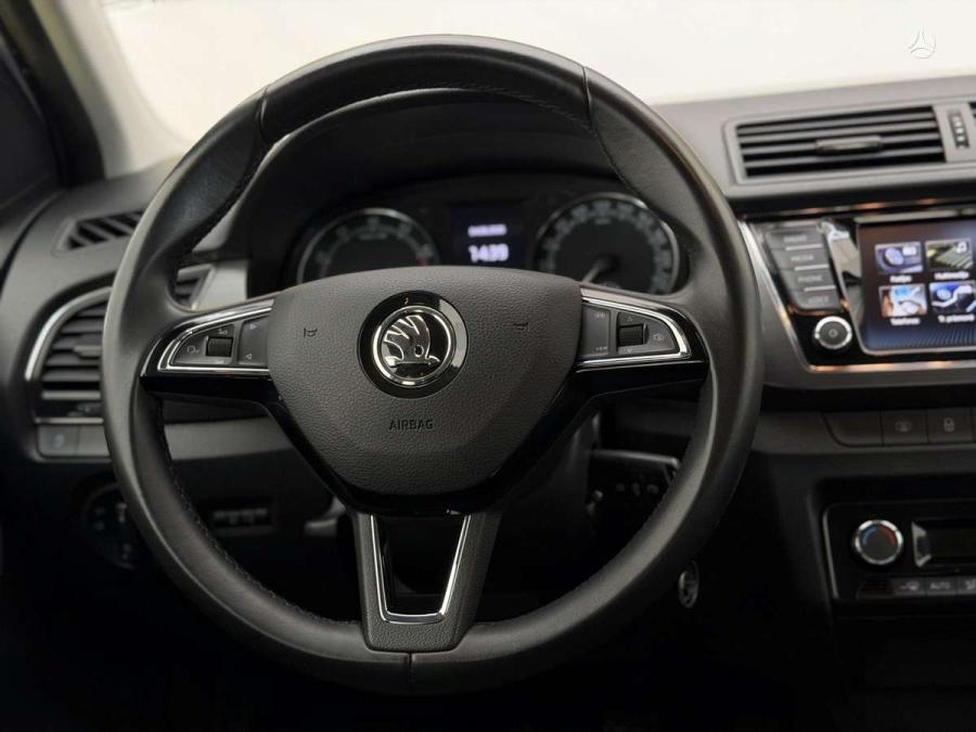 White Skoda Fabia 2019 in Vilnius, with an engine capacity of 1.00 L and mileage of 234 thousand km for 5300 €, photo 18 on AUTOMOTO.COM.LV