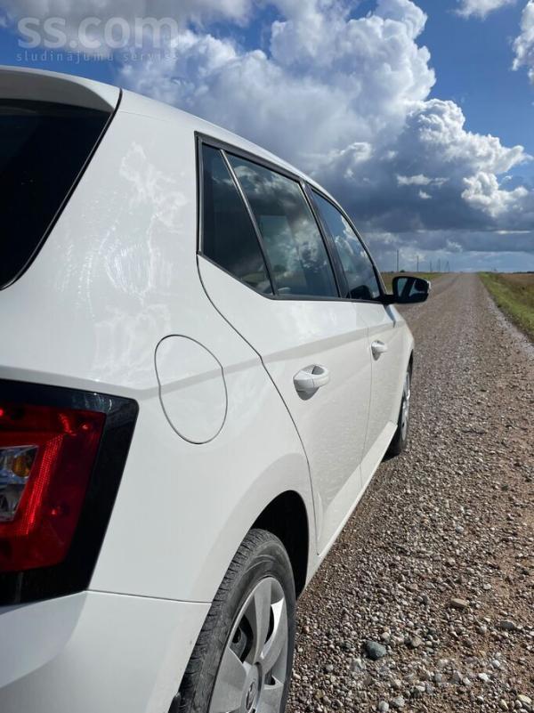 Balts Skoda Fabia 2019 Dobele, ar dzinēja tilpumu 1.00 L un nobraukumu 113 tūkst. km par 8000 €, foto 3 vietnē AUTOMOTO.COM.LV