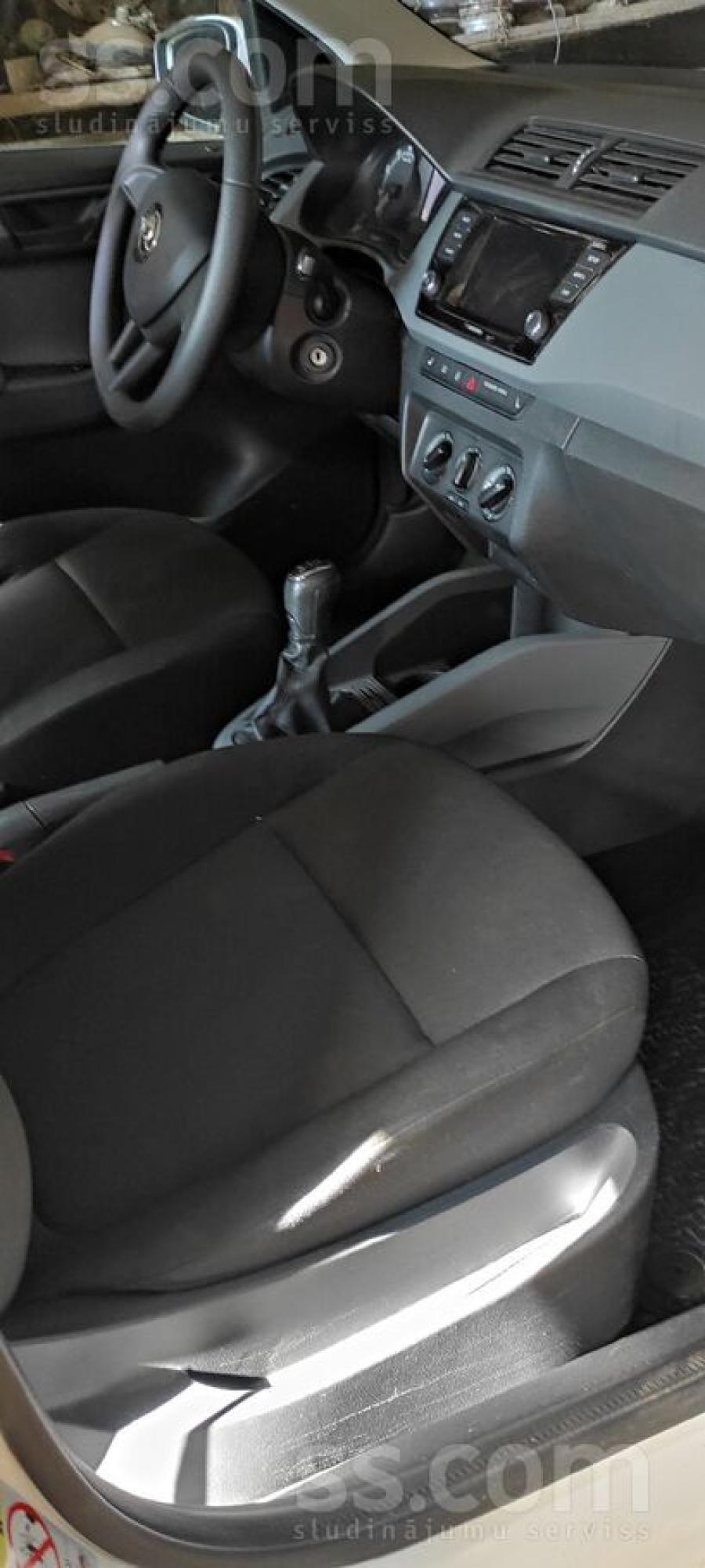 White Skoda Fabia 2019 in Dobele, with an engine capacity of 1.00 L and mileage of 113 thousand km for 8000 €, photo 9 on AUTOMOTO.COM.LV