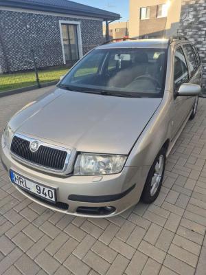 Yellow Skoda Fabia 2004 in Kaunas, with an engine capacity of 1.39 L and mileage of 270 thousand km for 499 €, photo 3 on AUTOMOTO.COM.LV