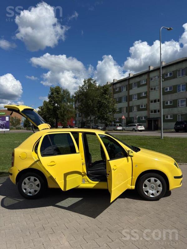 Желтый Шкода Фабия 2006 в Тукумс, объемом двигателя 1.20 л и пробегом 219 тыс. км за 700 €, фото 7 на AUTOMOTO.COM.LV