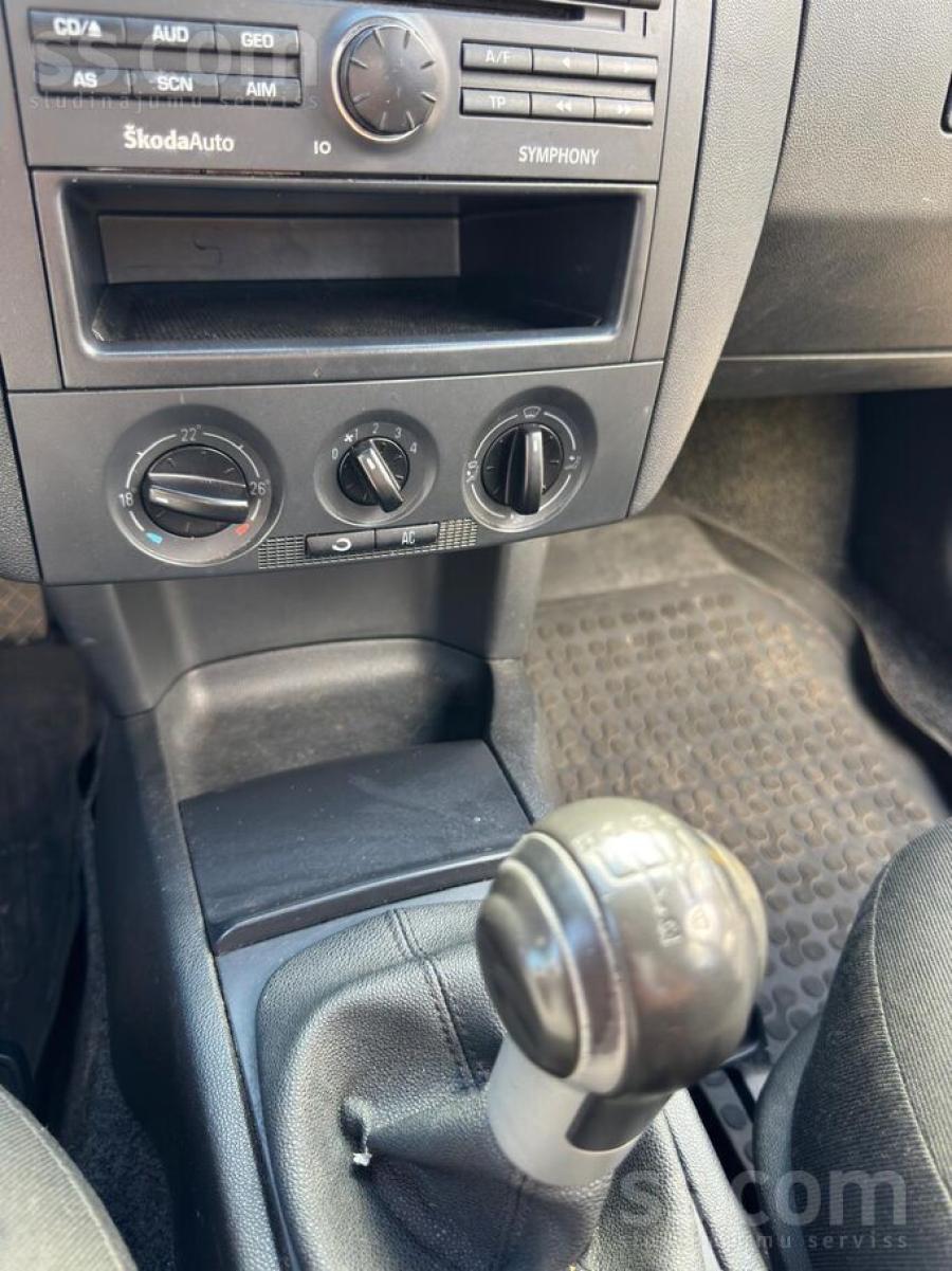 Dzeltens Skoda Fabia 2006 Tukums, ar dzinēja tilpumu 1.20 L un nobraukumu 219 tūkst. km par 500 €, foto 8 vietnē AUTOMOTO.COM.LV