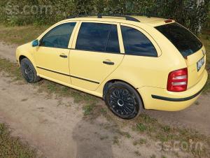 Yellow Skoda Fabia 2003 in Jelgava, with an engine capacity of 1.40 L and mileage of 234 thousand km for 900 €, photo  on AUTOMOTO.COM.LV