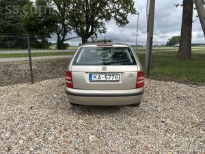 Желтый Шкода Фабия 2004 в Цесис, объемом двигателя 1.40 л и пробегом 0 тыс. км за 1500 €, фото 9 на AUTOMOTO.COM.LV