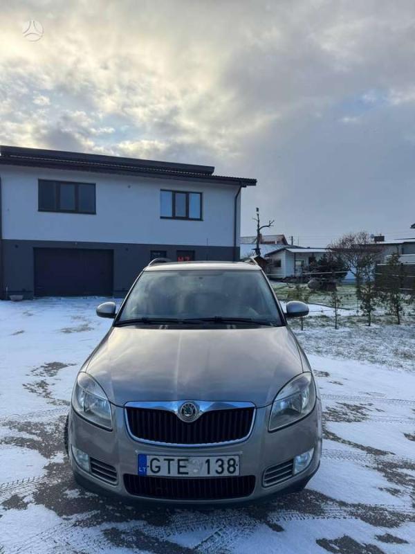 Dzeltens Skoda Fabia 2010 Kauņa, ar dzinēja tilpumu 1.42 L un nobraukumu 300 tūkst. km par 750 €, foto 1 vietnē AUTOMOTO.COM.LV
