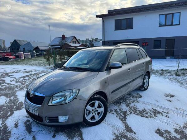 Dzeltens Skoda Fabia 2010 Kauņa, ar dzinēja tilpumu 1.42 L un nobraukumu 300 tūkst. km par 750 €, foto 2 vietnē AUTOMOTO.COM.LV