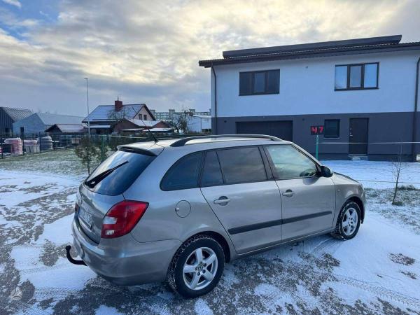 Dzeltens Skoda Fabia 2010 Kauņa, ar dzinēja tilpumu 1.42 L un nobraukumu 300 tūkst. km par 750 €, foto 3 vietnē AUTOMOTO.COM.LV