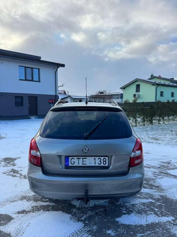 Dzeltens Skoda Fabia 2010 Kauņa, ar dzinēja tilpumu 1.42 L un nobraukumu 300 tūkst. km par 750 €, foto 5 vietnē AUTOMOTO.COM.LV