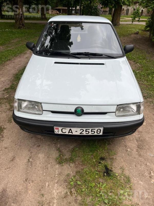 Balts Skoda Felicia 1995 Dobele, ar dzinēja tilpumu 1.30 L un nobraukumu 74 tūkst. km par 720 €, foto 1 vietnē AUTOMOTO.COM.LV