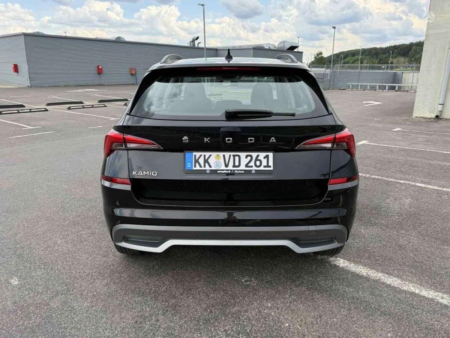 Black Skoda KAMIQ 2021 in Vilnius, with an engine capacity of 1.00 L and mileage of 220 thousand km for 11650 €, photo 5 on AUTOMOTO.COM.LV