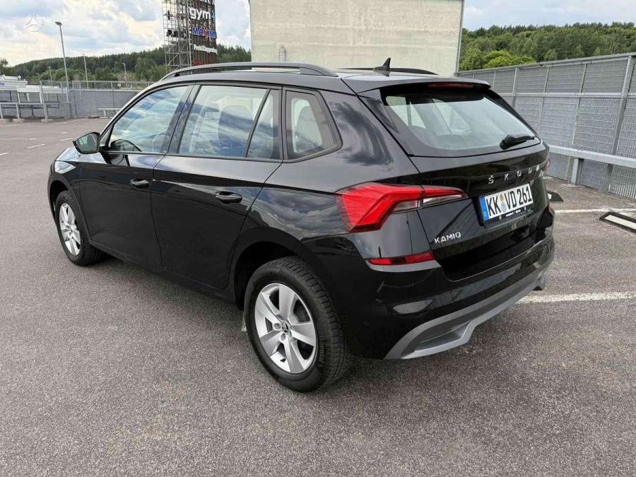 Black Skoda KAMIQ 2021 in Vilnius, with an engine capacity of 1.00 L and mileage of 227 thousand km for 9999 €, photo 4 on AUTOMOTO.COM.LV