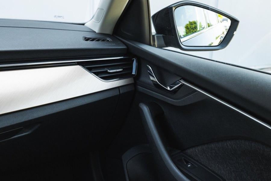 Melns Skoda KAMIQ 2024 Ventspils, ar dzinēja tilpumu 1.00 L un nobraukumu 43 tūkst. km par 22350 €, foto 31 vietnē AUTOMOTO.COM.LV