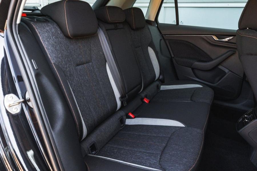 Melns Skoda KAMIQ 2024 Ventspils, ar dzinēja tilpumu 1.00 L un nobraukumu 43 tūkst. km par 22350 €, foto 32 vietnē AUTOMOTO.COM.LV