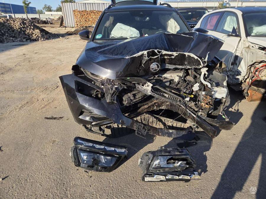 Melns Skoda KAMIQ 2024 Šauļi, ar dzinēja tilpumu 1.00 L un nobraukumu 22 tūkst. km par 6900 €, foto 4 vietnē AUTOMOTO.COM.LV