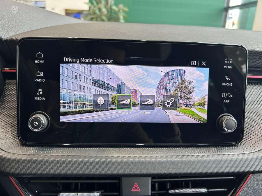 Black Skoda KAMIQ 2026 in Vilnius, with an engine capacity of 1.00 L and mileage of 0 thousand km for 27640 €, photo 18 on AUTOMOTO.COM.LV