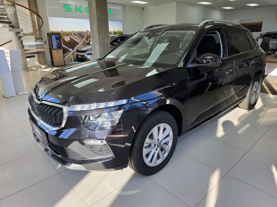Black Skoda KAMIQ 2026 in Siauliai, with an engine capacity of 1.00 L and mileage of 0 thousand km for 24620 €, photo 1 on AUTOMOTO.COM.LV