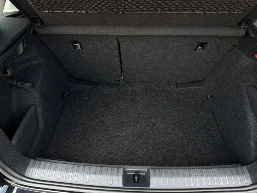 Black Skoda KAMIQ 2023 in Vilnius, with an engine capacity of 1.00 L and mileage of 82 thousand km for 17545 €, photo 29 on AUTOMOTO.COM.LV