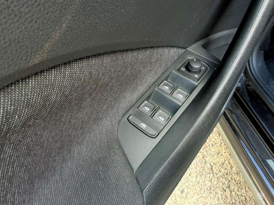 Black Skoda KAMIQ 2023 in Vilnius, with an engine capacity of 1.00 L and mileage of 106 thousand km for 16630 €, photo 18 on AUTOMOTO.COM.LV