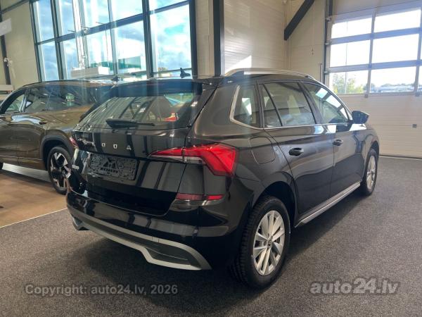 Skoda KAMIQ 2023 in Rakvere on AUTOMOTO.COM.LV Black Skoda KAMIQ 2023 in Rakvere, with an engine capacity of 1.00 L and mileage of 82 thousand km for 15800 €, photo 5 on AUTOMOTO.COM.LV
