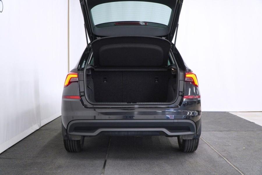 Melns Skoda KAMIQ 2023 Tallina, ar dzinēja tilpumu 1.00 L un nobraukumu 59 tūkst. km par 14500 €, foto 7 vietnē AUTOMOTO.COM.LV