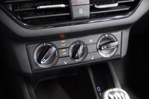 Melns Skoda KAMIQ 2023 Tallina, ar dzinēja tilpumu 1.00 L un nobraukumu 59 tūkst. km par 14500 €, foto 14 vietnē AUTOMOTO.COM.LV