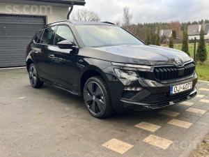 Melns Skoda KAMIQ 2025 Rīga, ar dzinēja tilpumu 1.00 L un nobraukumu 3 tūkst. km par 22100 €, foto 2 vietnē AUTOMOTO.COM.LV