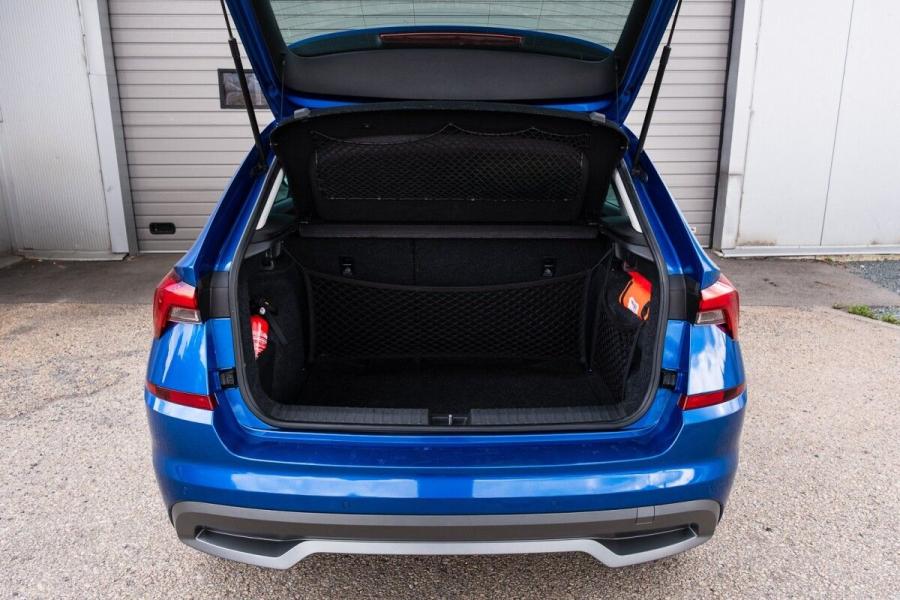 Zils Skoda KAMIQ 2020 Jelgava, ar dzinēja tilpumu 1.50 L un nobraukumu 130 tūkst. km par 17500 €, foto 11 vietnē AUTOMOTO.COM.LV
