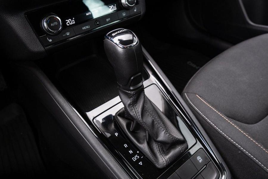 Zils Skoda KAMIQ 2020 Jelgava, ar dzinēja tilpumu 1.50 L un nobraukumu 130 tūkst. km par 17500 €, foto 17 vietnē AUTOMOTO.COM.LV