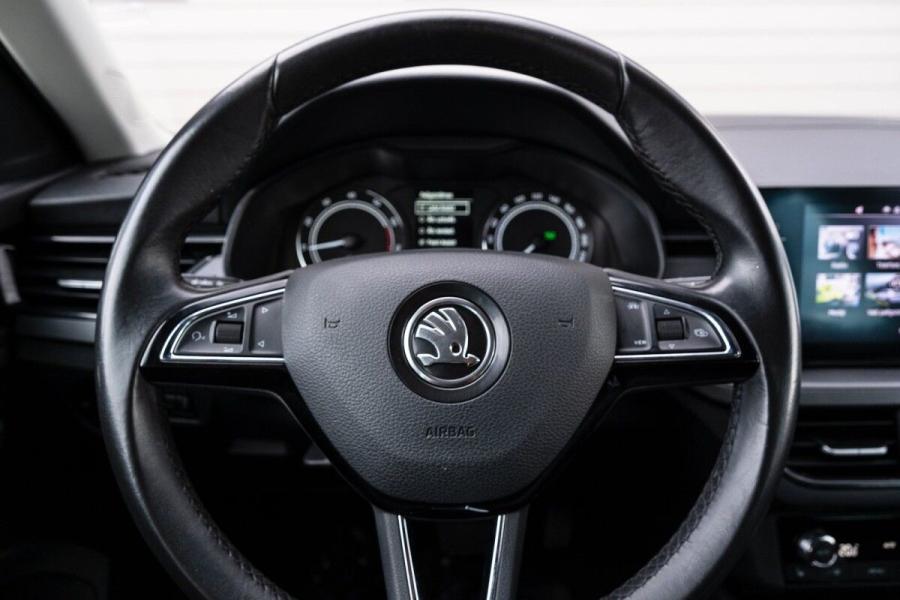Zils Skoda KAMIQ 2020 Jelgava, ar dzinēja tilpumu 1.50 L un nobraukumu 130 tūkst. km par 17500 €, foto 19 vietnē AUTOMOTO.COM.LV