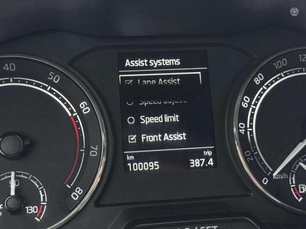 Zils Skoda KAMIQ 2021 Viļņa, ar dzinēja tilpumu 1.00 L un nobraukumu 100 tūkst. km par 14500 €, foto 8 vietnē AUTOMOTO.COM.LV