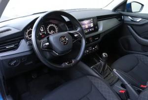 Blue Skoda KAMIQ 2021 in Riga, with an engine capacity of 1.00 L and mileage of 54 thousand km for 15990 €, photo 5 on AUTOMOTO.COM.LV
