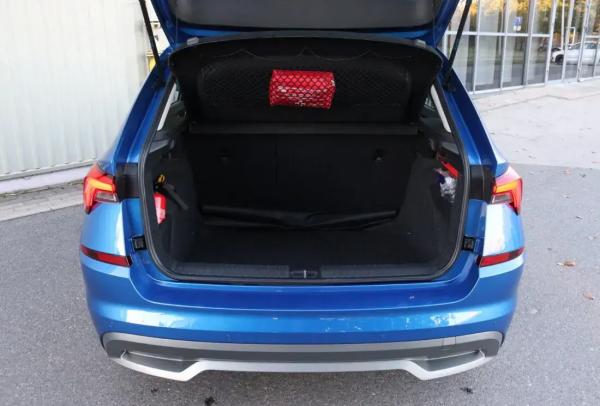Blue Skoda KAMIQ 2021 in Riga, with an engine capacity of 1.00 L and mileage of 54 thousand km for 15990 €, photo 11 on AUTOMOTO.COM.LV