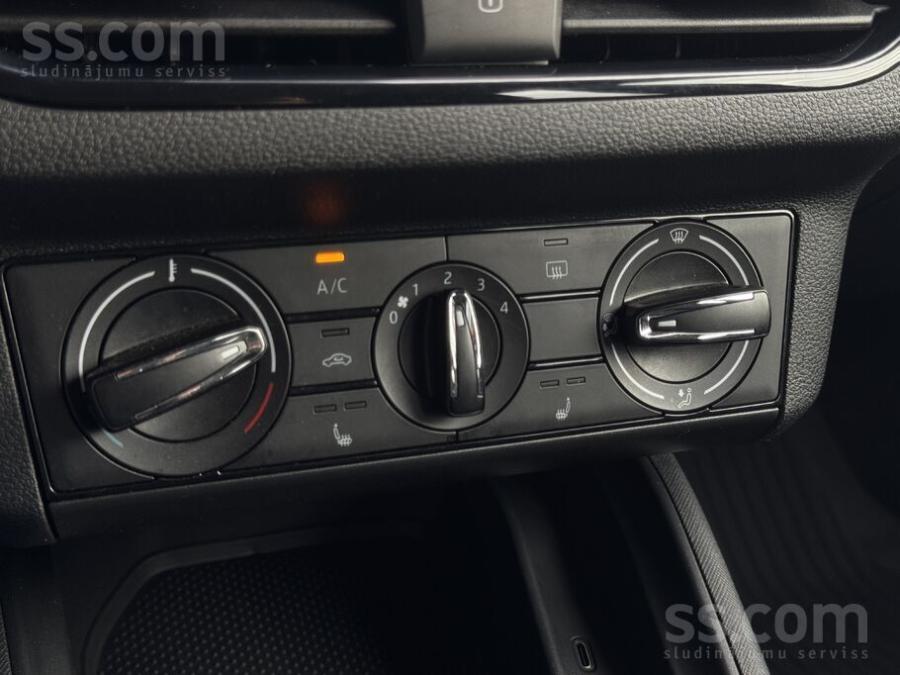 Zils Skoda KAMIQ 2022 Valmiera, ar dzinēja tilpumu 1.00 L un nobraukumu 33 tūkst. km par 17900 €, foto 18 vietnē AUTOMOTO.COM.LV