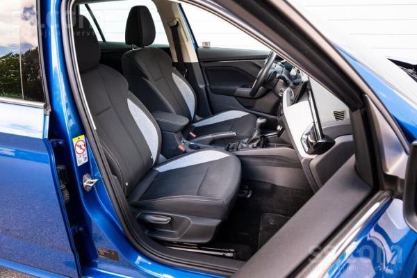 Blue Skoda KAMIQ 2024 in Riga, with an engine capacity of 1.00 L and mileage of 28 thousand km for 20950 €, photo 6 on AUTOMOTO.COM.LV
