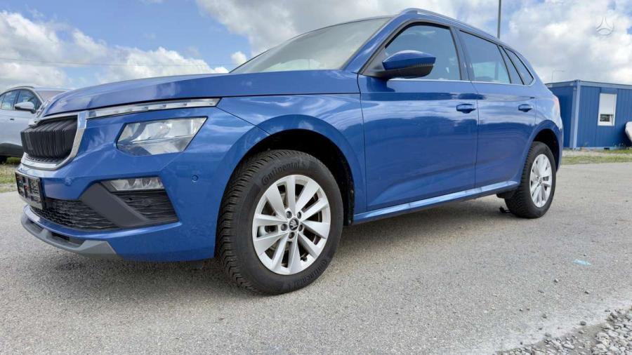 Blue Skoda KAMIQ 2025 in Siauliai, with an engine capacity of 1.50 L and mileage of 3 thousand km for 18950 €, photo 1 on AUTOMOTO.COM.LV