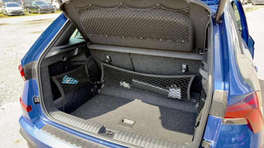 Blue Skoda KAMIQ 2025 in Siauliai, with an engine capacity of 1.50 L and mileage of 3 thousand km for 18950 €, photo 18 on AUTOMOTO.COM.LV